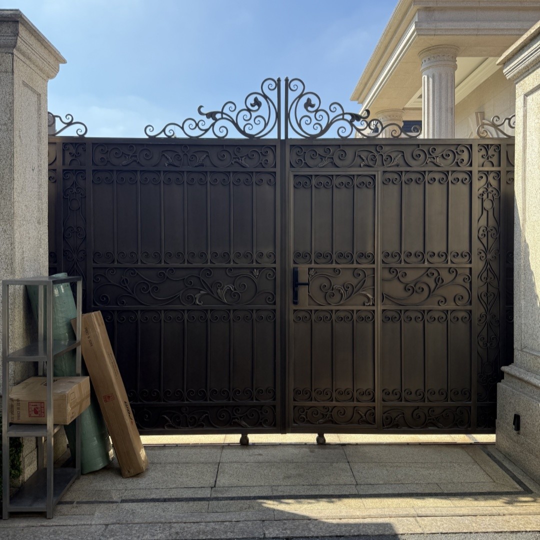 China Wrought Iron Gates Manufacturers Wholesale